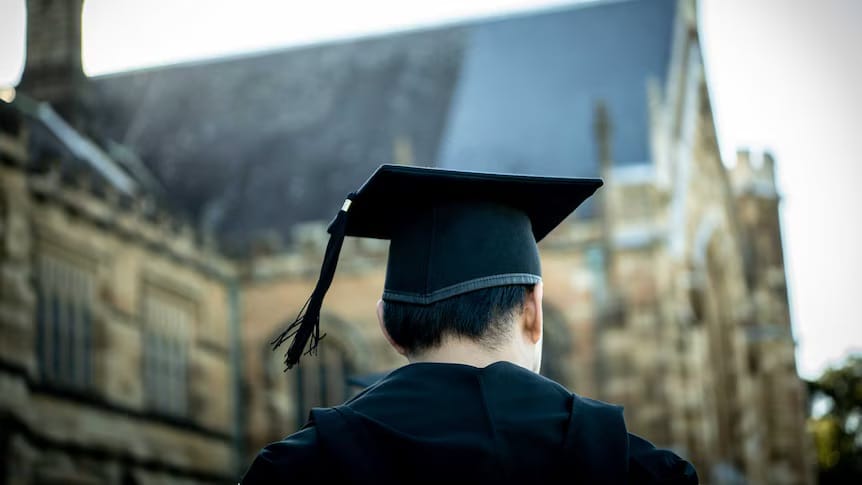 How AI Travel Tools Simplify Student Trips and Graduation Journeys